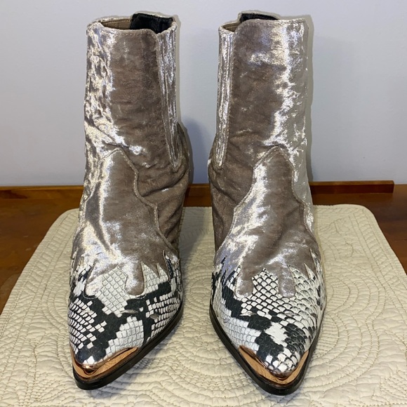 Cape Robbin | Shoes | Cape Robbin Cowboy Cowgirl Boots Velour And ...